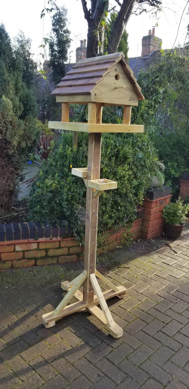 Rustic Bird Table with stand – humbirds bespoke Garden Furniture